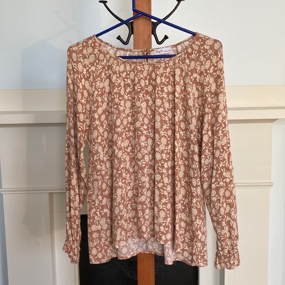 Cozy Co. | Tops | Sale Pretty Cozy Co Long Sleeved Blouse With Floral ...